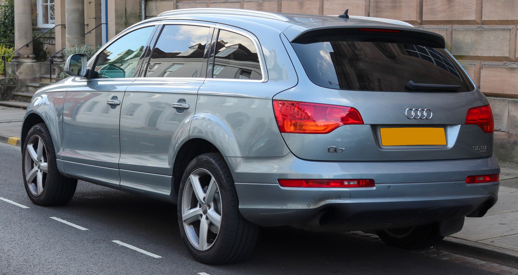 Audi Q7 (Typ 4L) 6.0 V12 TDI (500 Hp) quattro DPF Tiptronic